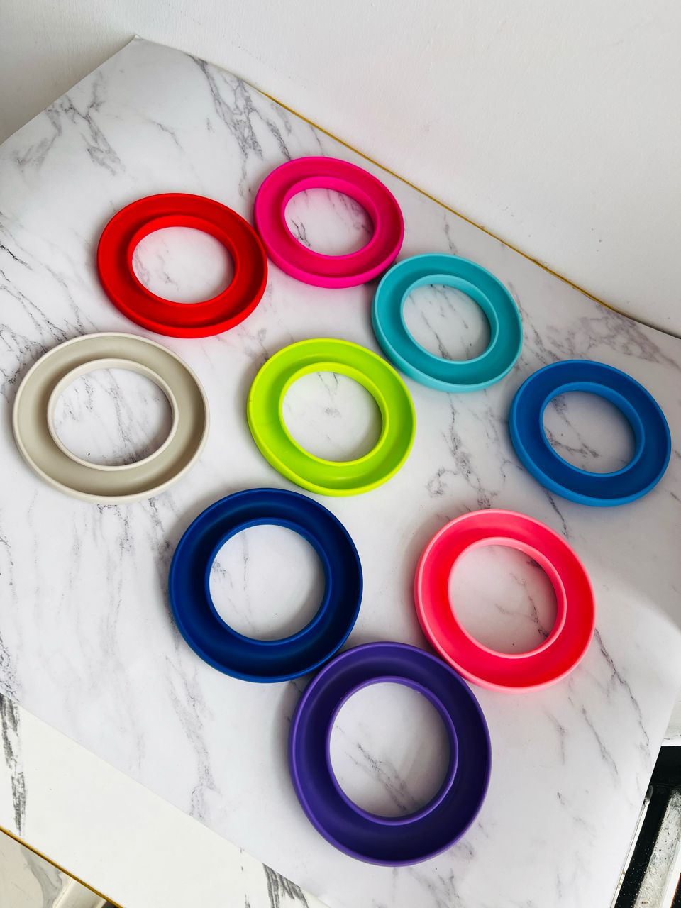 Silicon bobbin case – Doch machine and mannequin